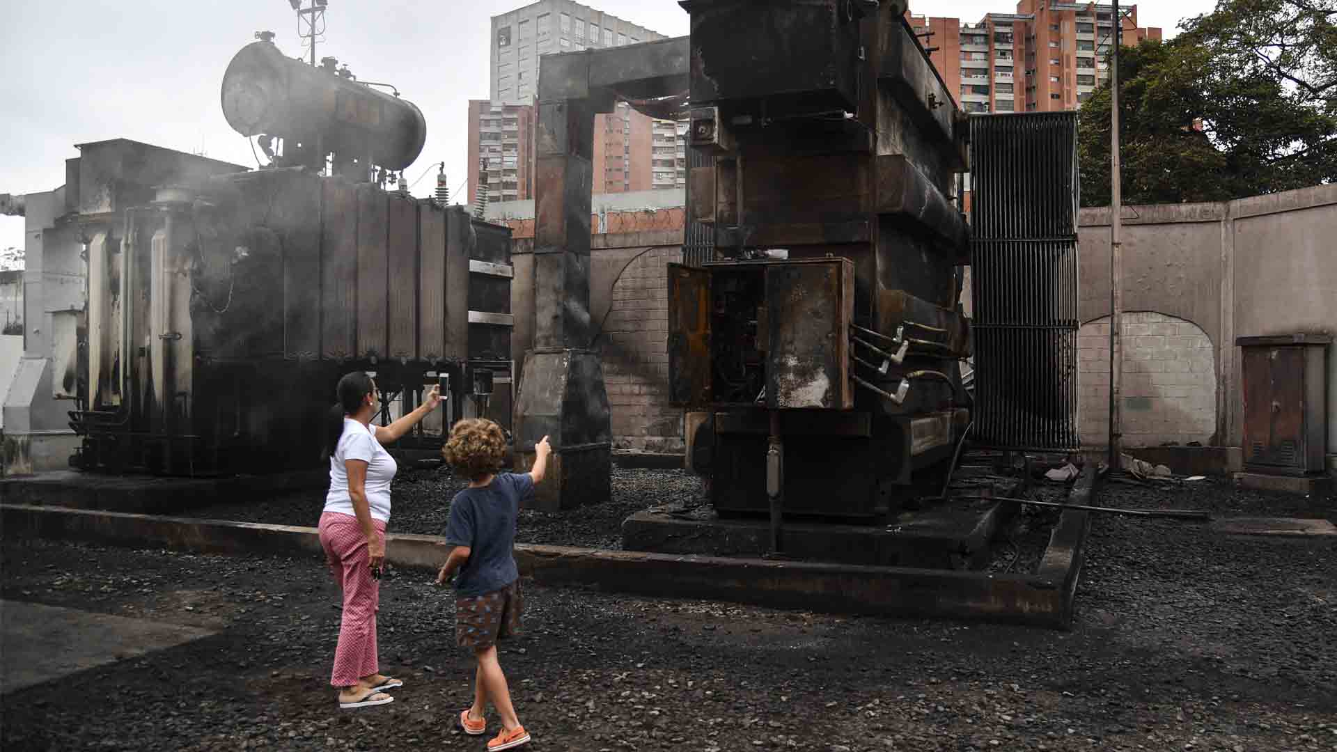 Los apagones llevan el caos a la vida cotidiana en Venezuela