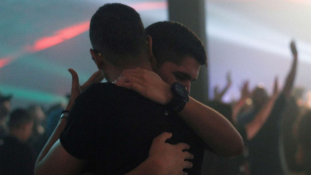 Los hombres heterosexuales disfrutan más con sus 'bromances' que con ...