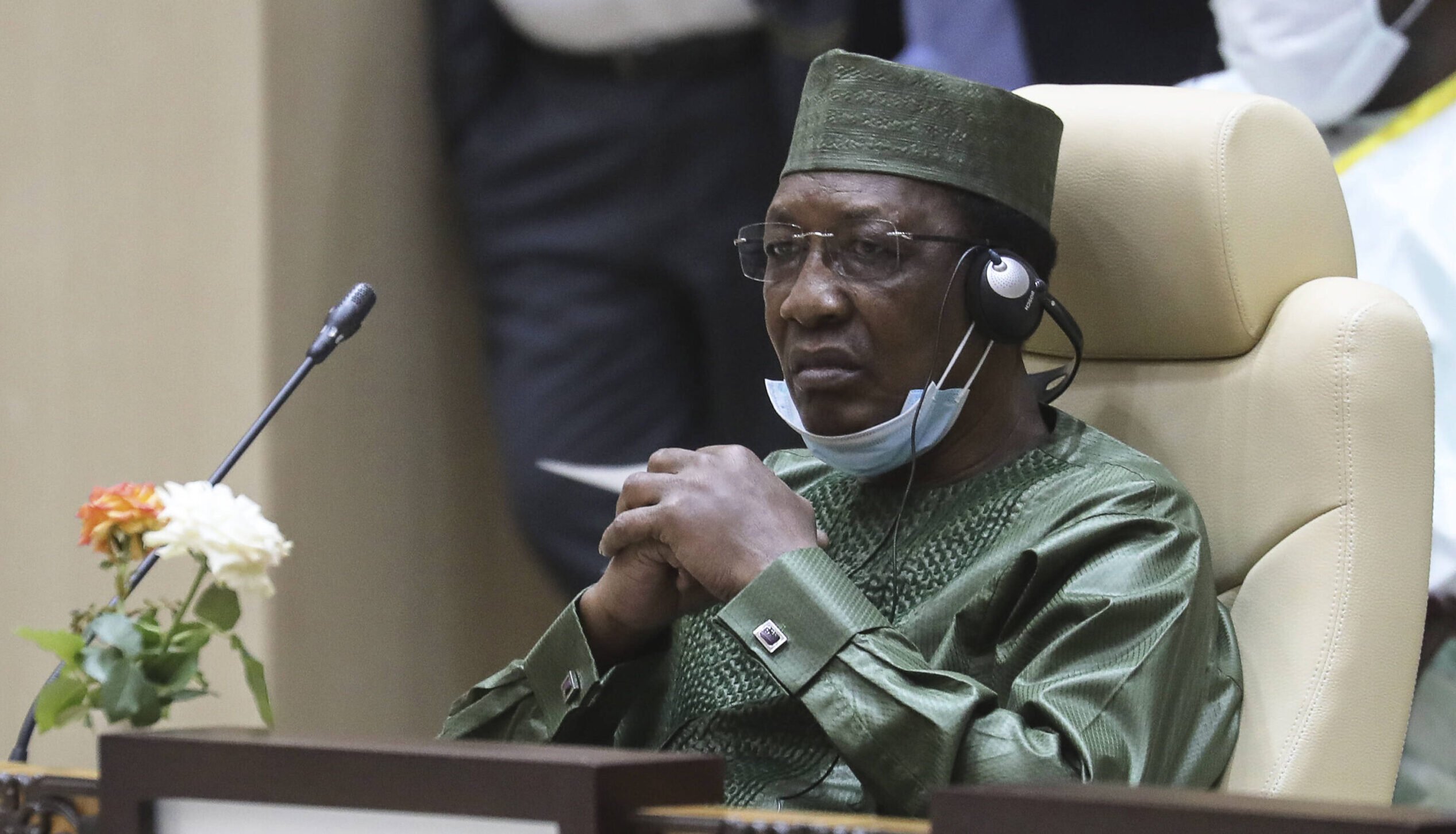 Muere el presidente de Chad por heridas de bala horas después de ser ...