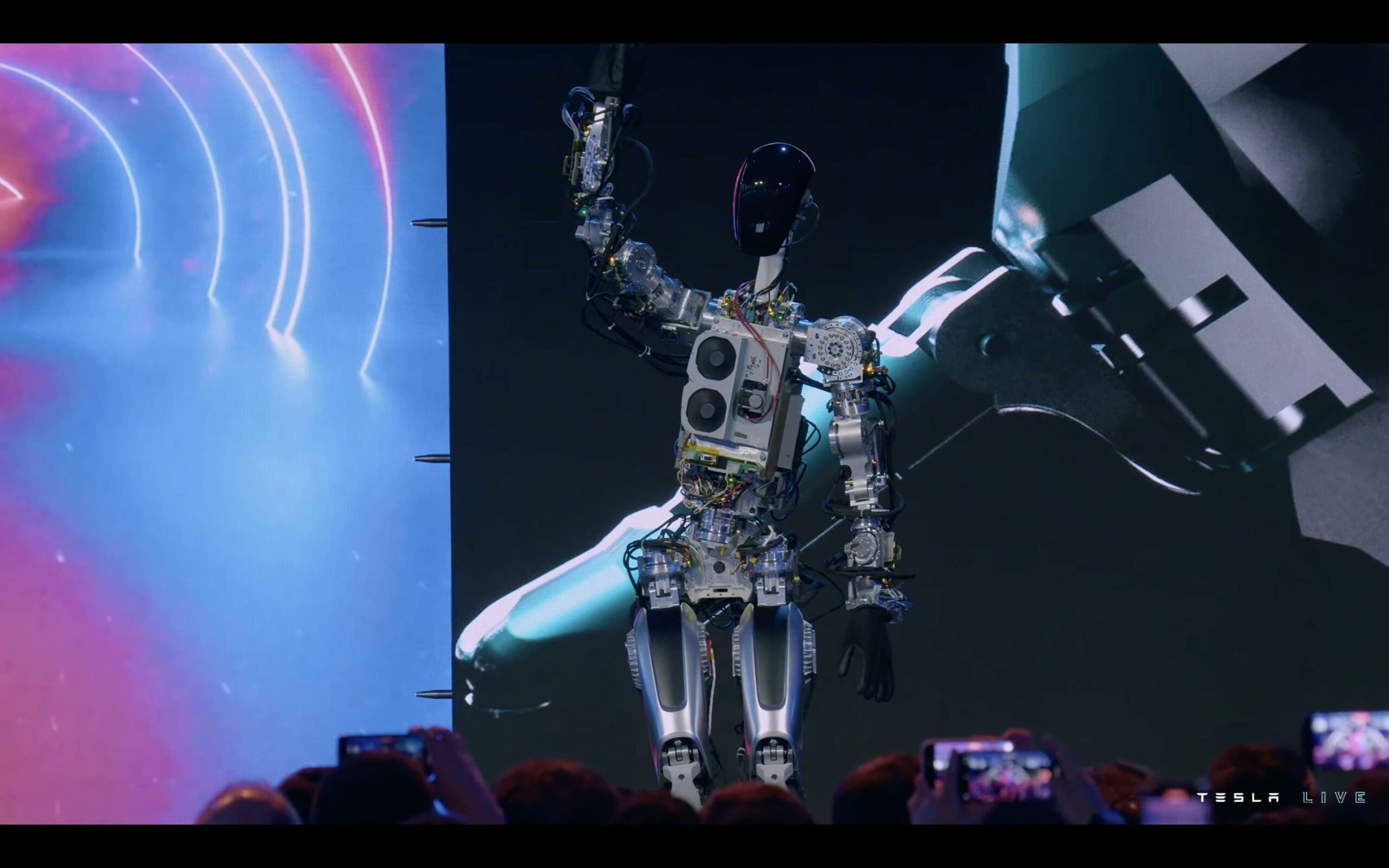 (VÍDEO) Optimus, el nuevo robot humanoide de Tesla que es capaz de ...