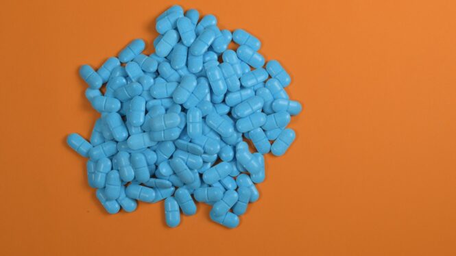 Estos son los efectos secundarios del Naproxeno: avisos de la AEMPS