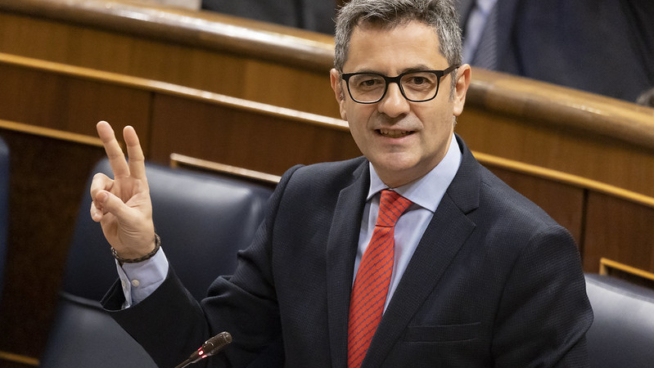 Félix Bolaños, «tocado» pero no hundido tras el varapalo del TC al ...