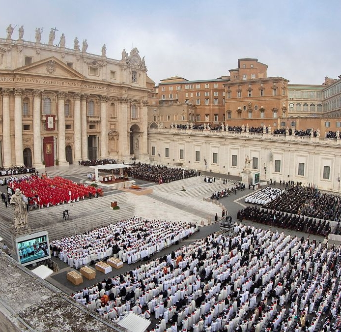 El funeral del papa Benedicto XVI, en imágenes