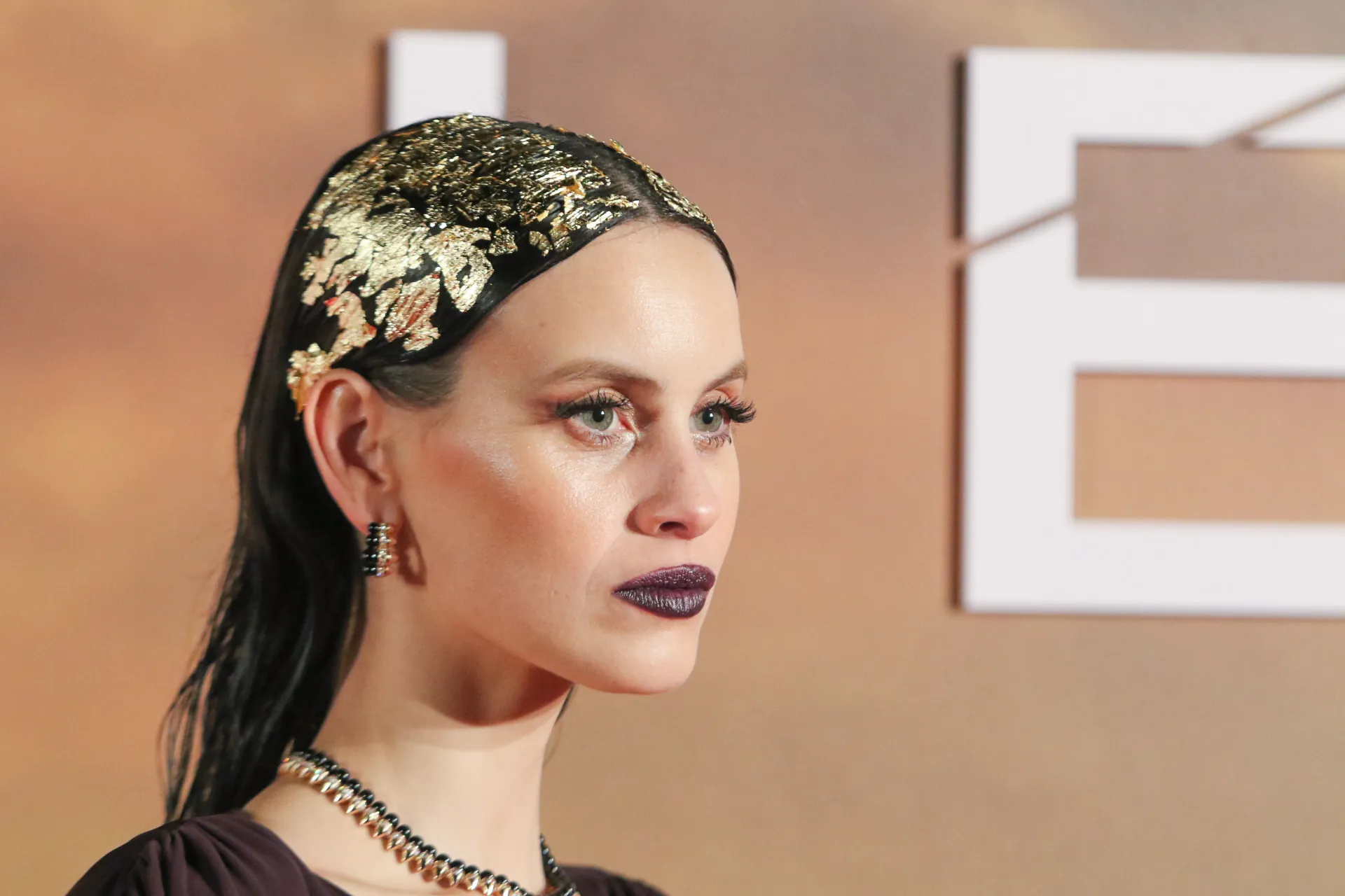 Milena Smit, la nueva chica de moda: estrella en Netflix, musa de ...