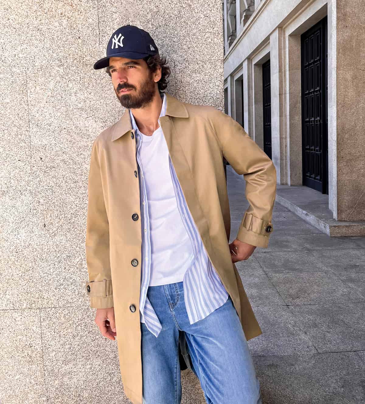 La gabardina masculina: una prenda con mucha historia que sigue estando ...