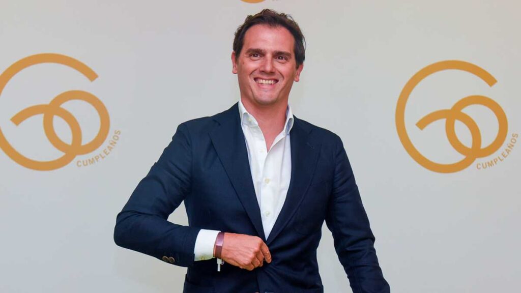 Albert Rivera tira de humor tras la publicación de sus fotos íntimas ...
