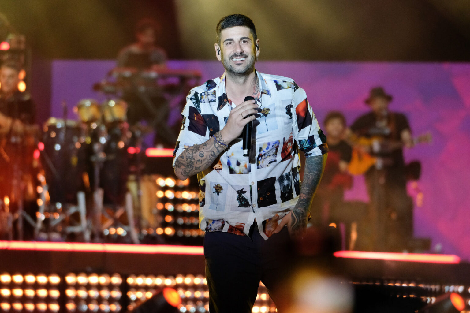 Polémica por el estado de Melendi en un concierto: ¿drogas o solo una ...