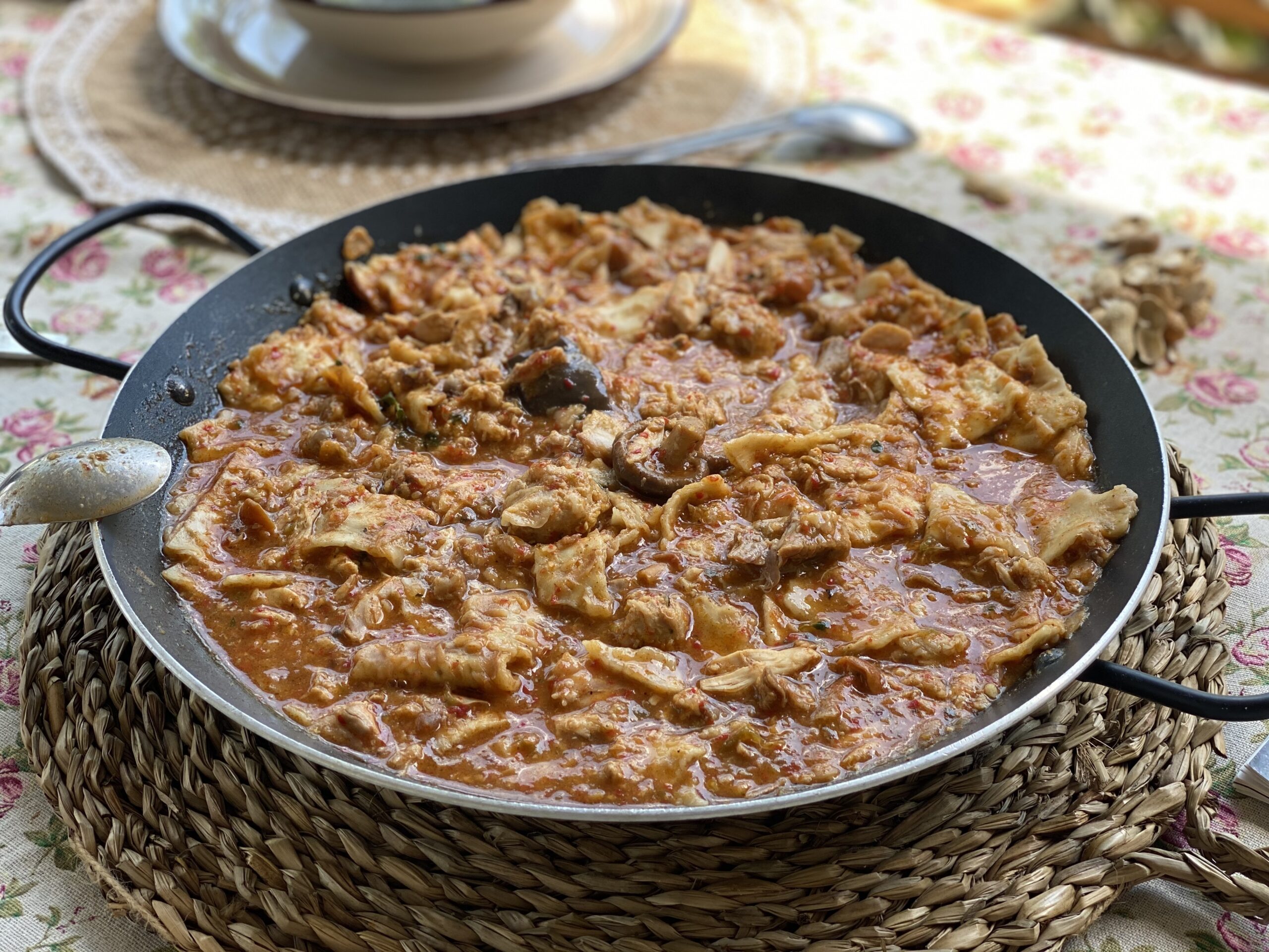 Este es el gazpacho manchego de origen albaceteño opuesto al ...