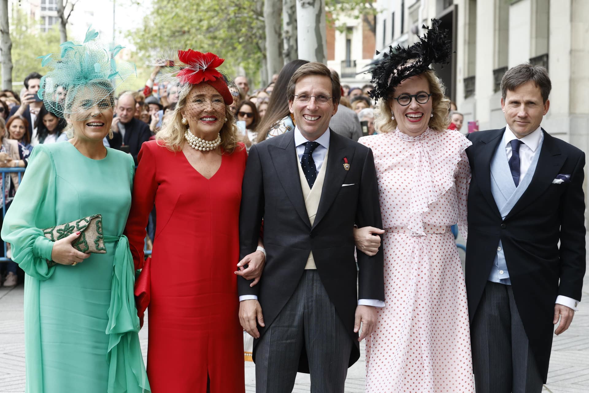 Casilda, Ángela y 'Mayi', las tres hermanas de Almeida: muy unidos y su ...