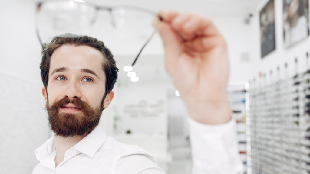 Entendiendo el astigmatismo: qué es, qué diferencias existen y cómo ...