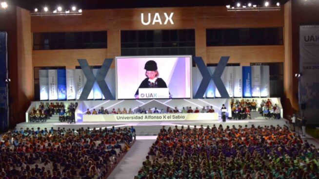 estudiantes-uax-quironsalud-salesforces