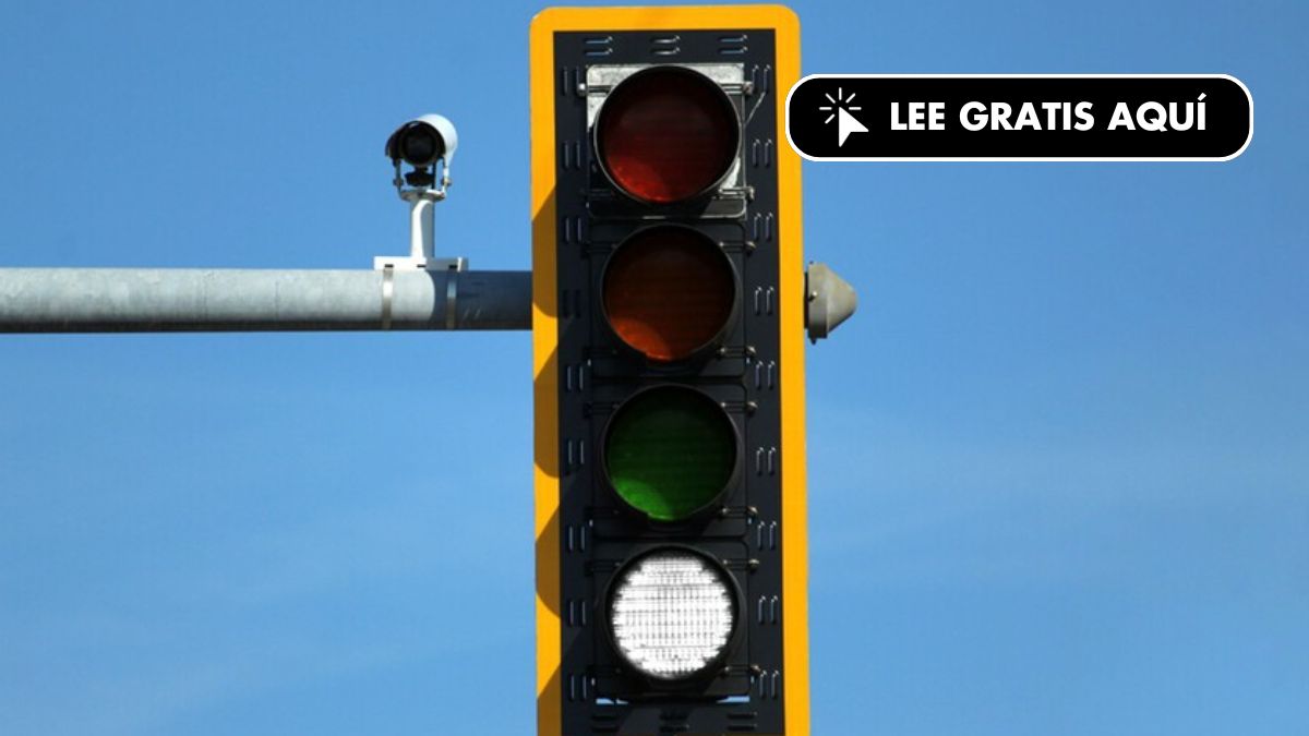 Se añade una cuarta luz a los semáforos, ¿qué nos indica?