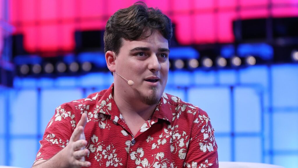 Palmer Luckey, el tipo en chancletas y camisas hawaianas que quiere ...