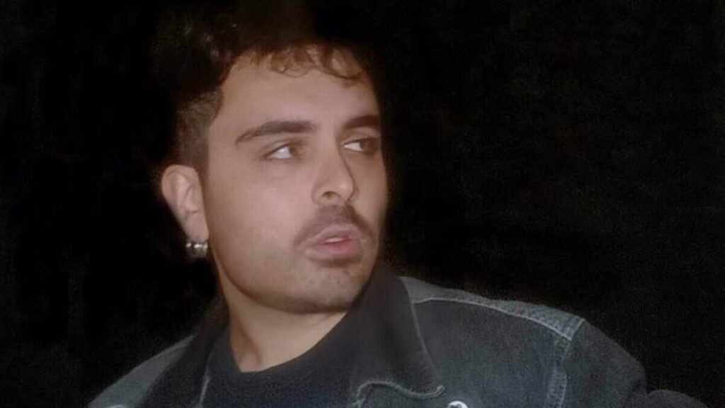 El poeta Pablo Ballesteros conmemora este lunes al cantante Robe ...