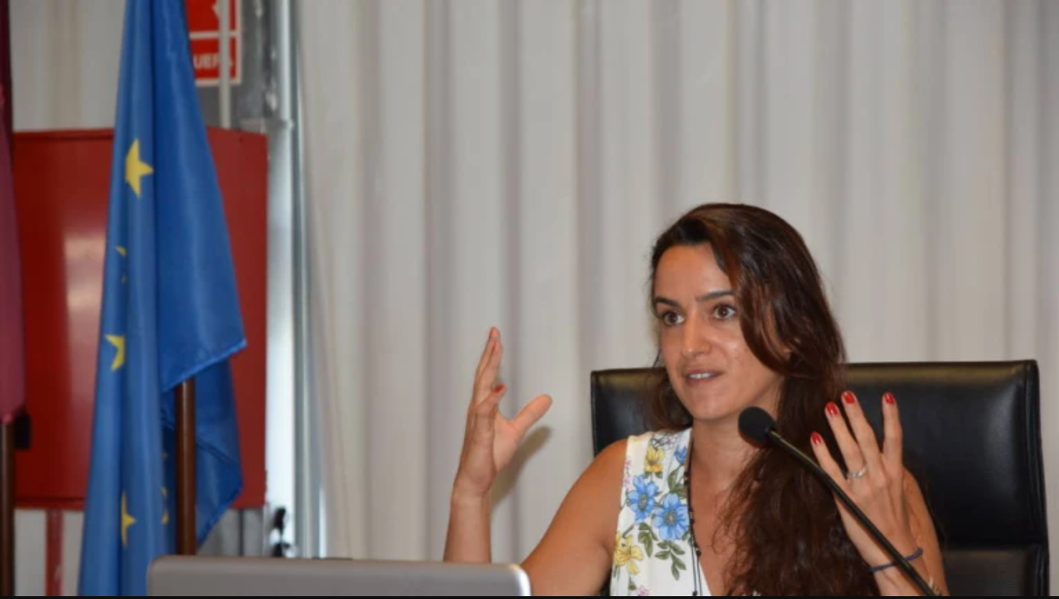 El lado romántico de Pérez-Reverte: su mujer, Blanca, y cuando pidió un ...