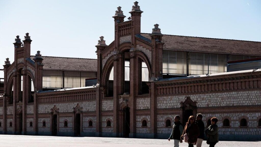 El centenario edificio de Matadero como plató de cine, protagonista en ...