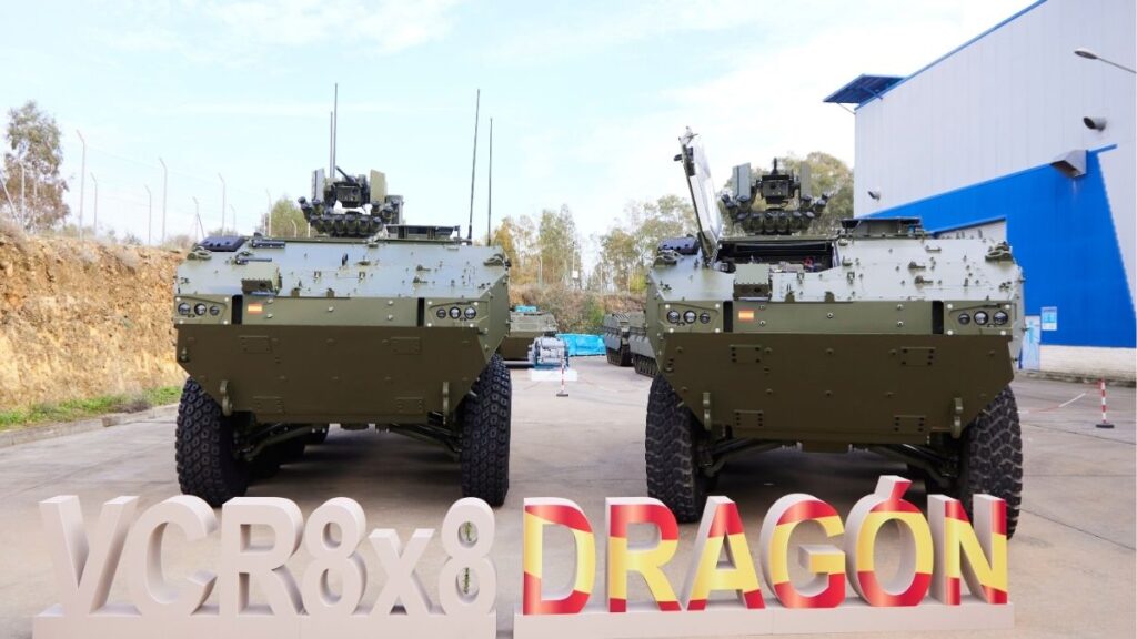 El Ejército de Tierra recibe los primeros 11 vehículos 8x8 tras la ...