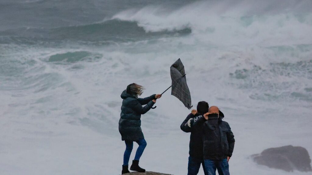 La borrasca Herminia deja un muerto en un accidente de tráfico en Galicia
