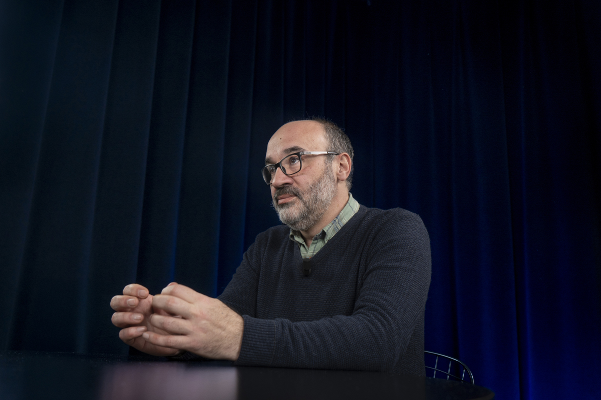 Alberto Olmos: «Me fascina esa prostitución de los que siempre apoyan a ...