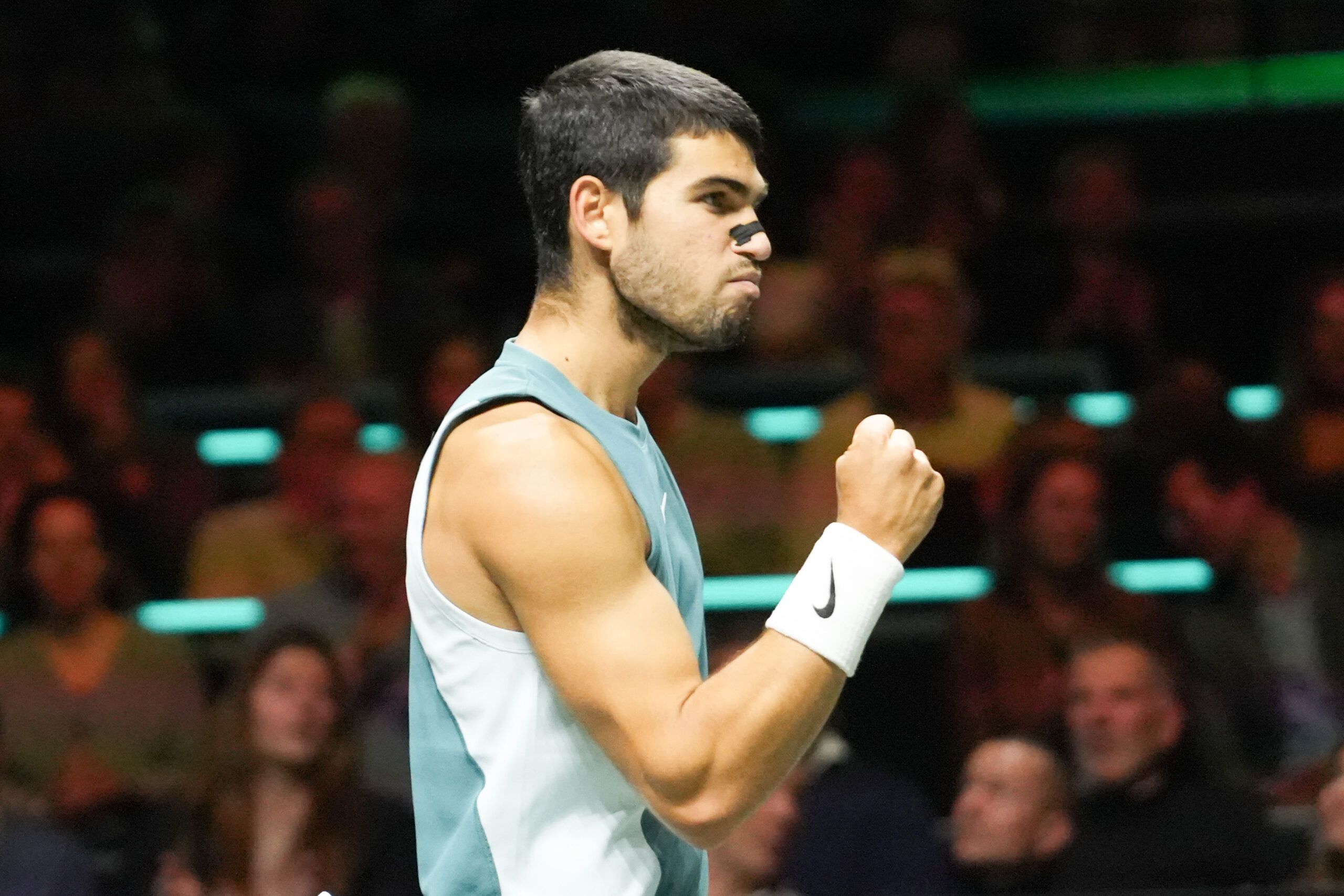 Alcaraz gana en Rotterdam su primer trofeo en pista cubierta tras ...