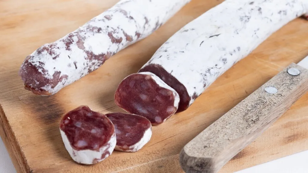 Un experto desvela los beneficios de la parte blanca del fuet