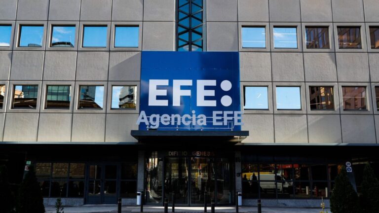 EFE reparte un bonus de 689.000 euros entre su cúpula pese a las ...