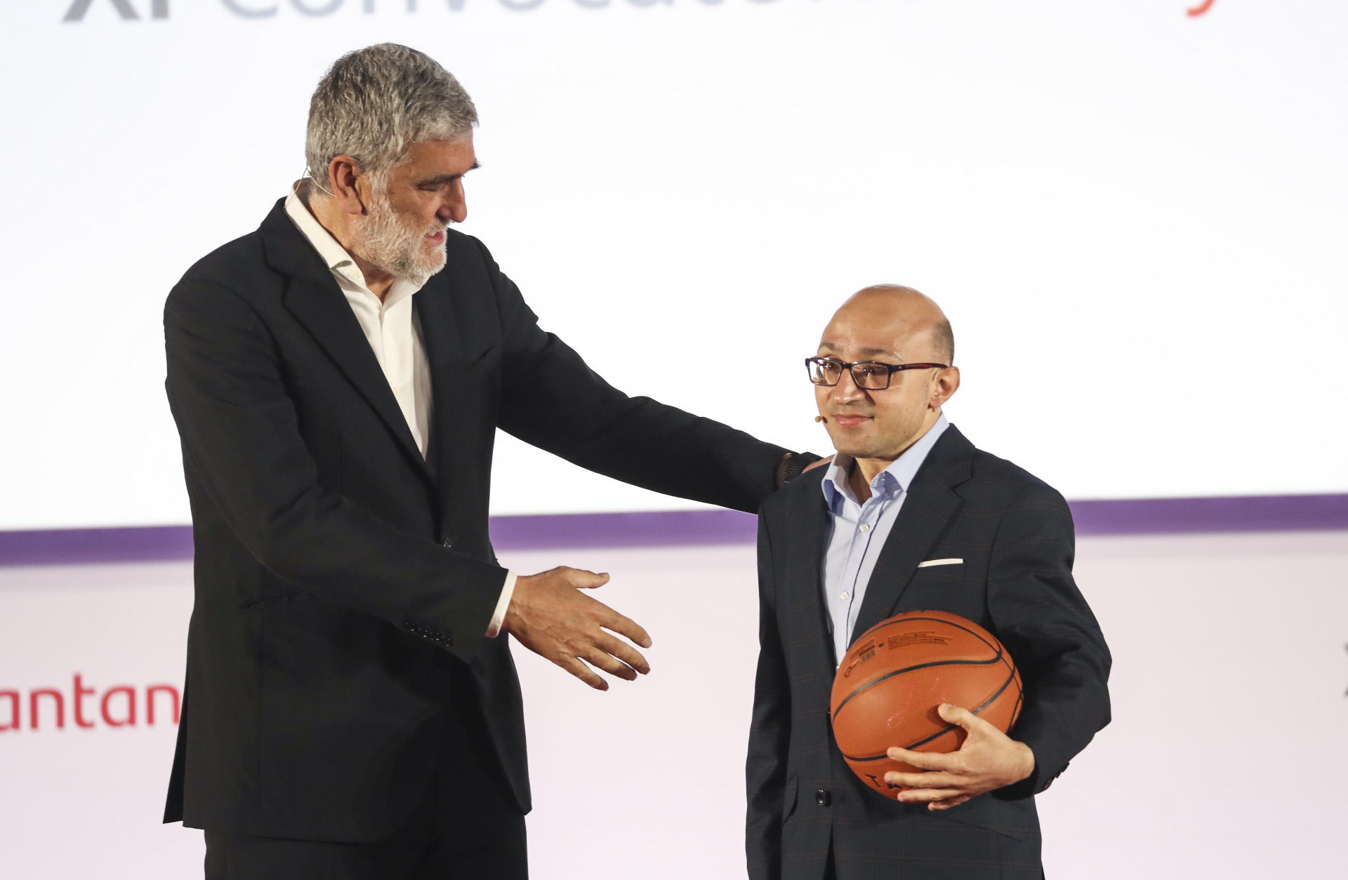 La vida de Juanma Iturriaga tras el baloncesto: sus hijos, las medallas ...