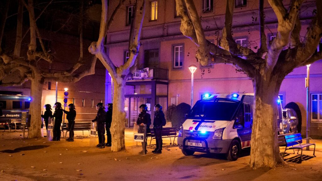 Vox denuncia al imán desalojado en Salt por los disturbios para evitar ...