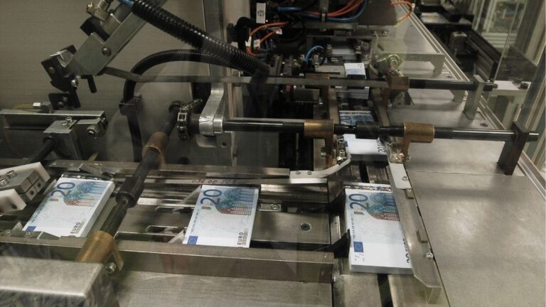 El Banco de España no ha ordenado retirar billetes y asegura que ...