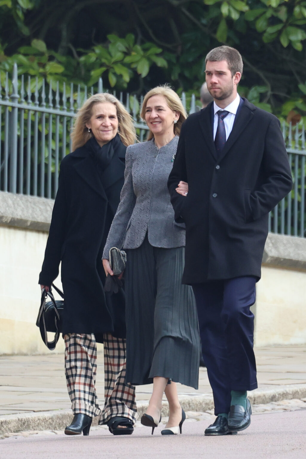 Esto es a lo que se dedica realmente la infanta Elena: sus dos trabajos ...