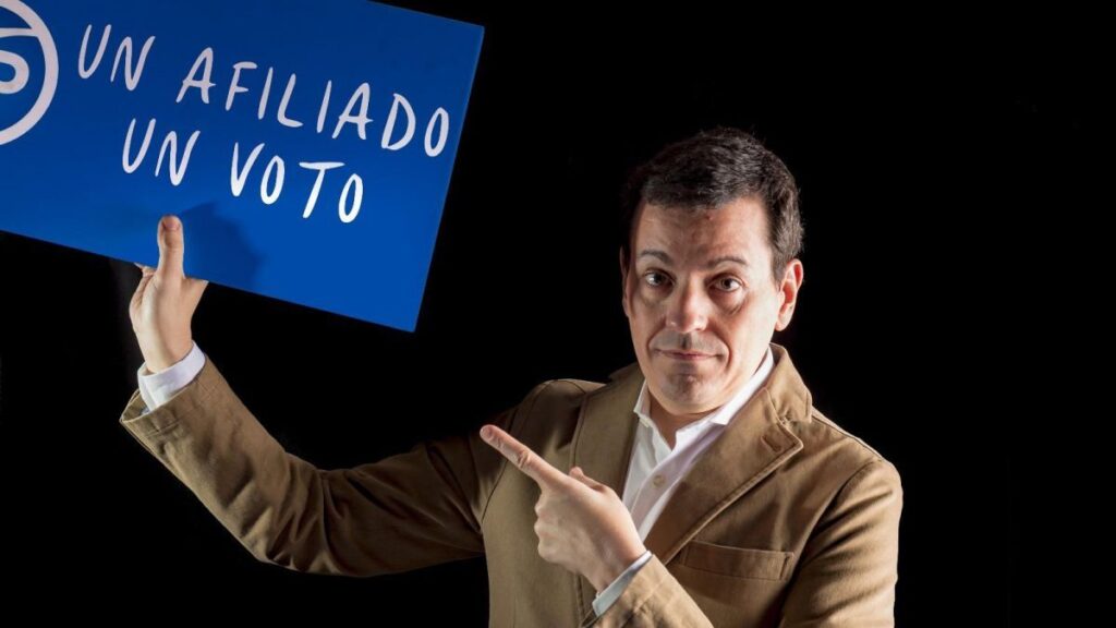 José Luis Bayo dice tener casi 500 avales para disputarle a Feijóo la ...