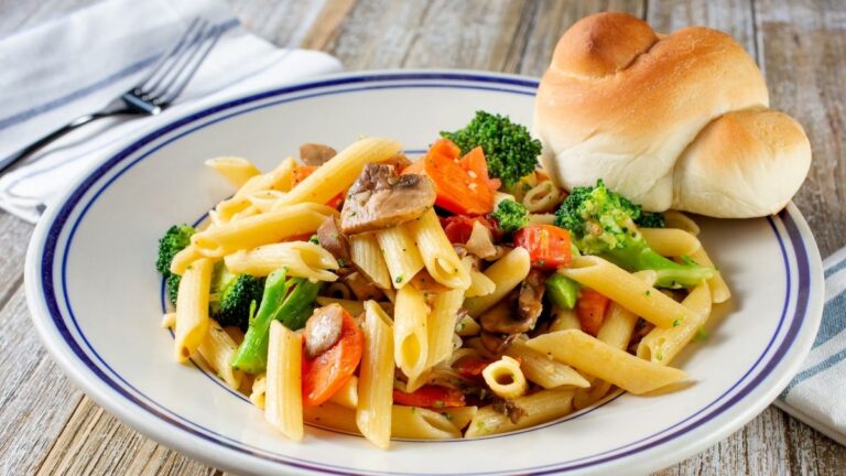 Saúl Sánchez explica por qué evitar mezclar pan y pasta en tus comidas