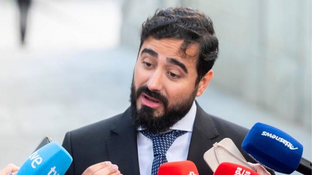 Alvise imita a Santos Cerdán y pide que su declaración en el Supremo ...