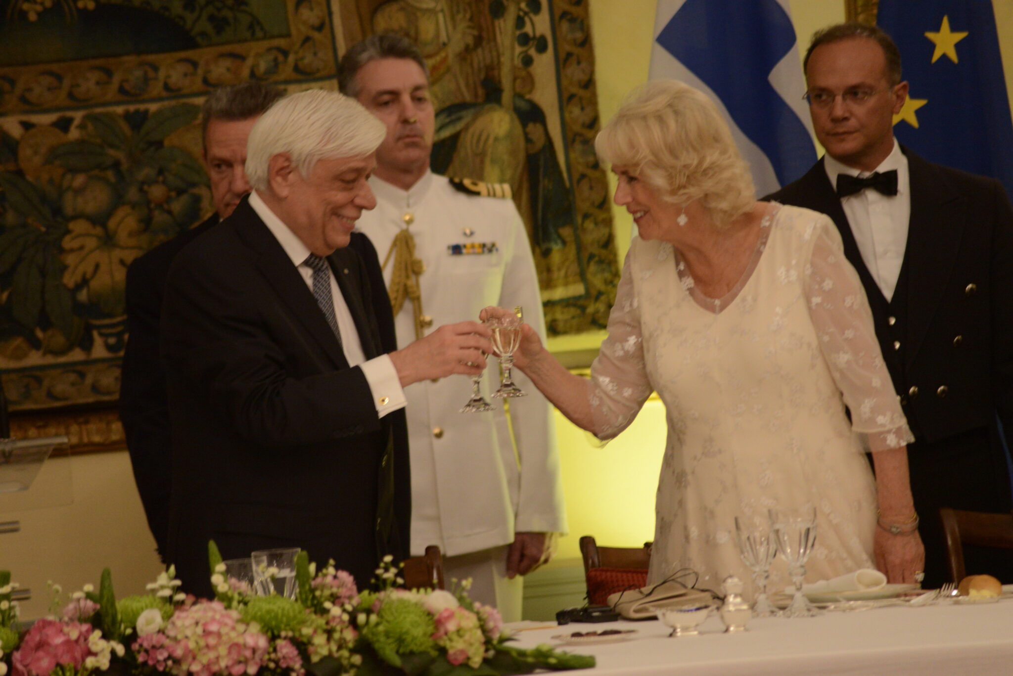 La reina Camila ha heredado este hábito de Isabel II en relación a su ...