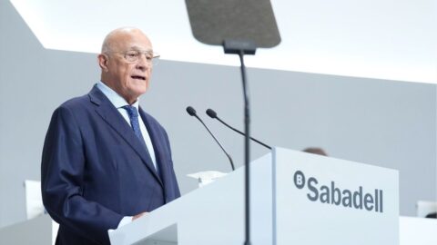 Oliu desvincula la venta de su filial británica de la opa de BBVA y ...