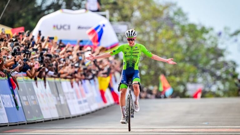 Pogacar revalida su título de campeón del mundo con una exhibición en Ruanda