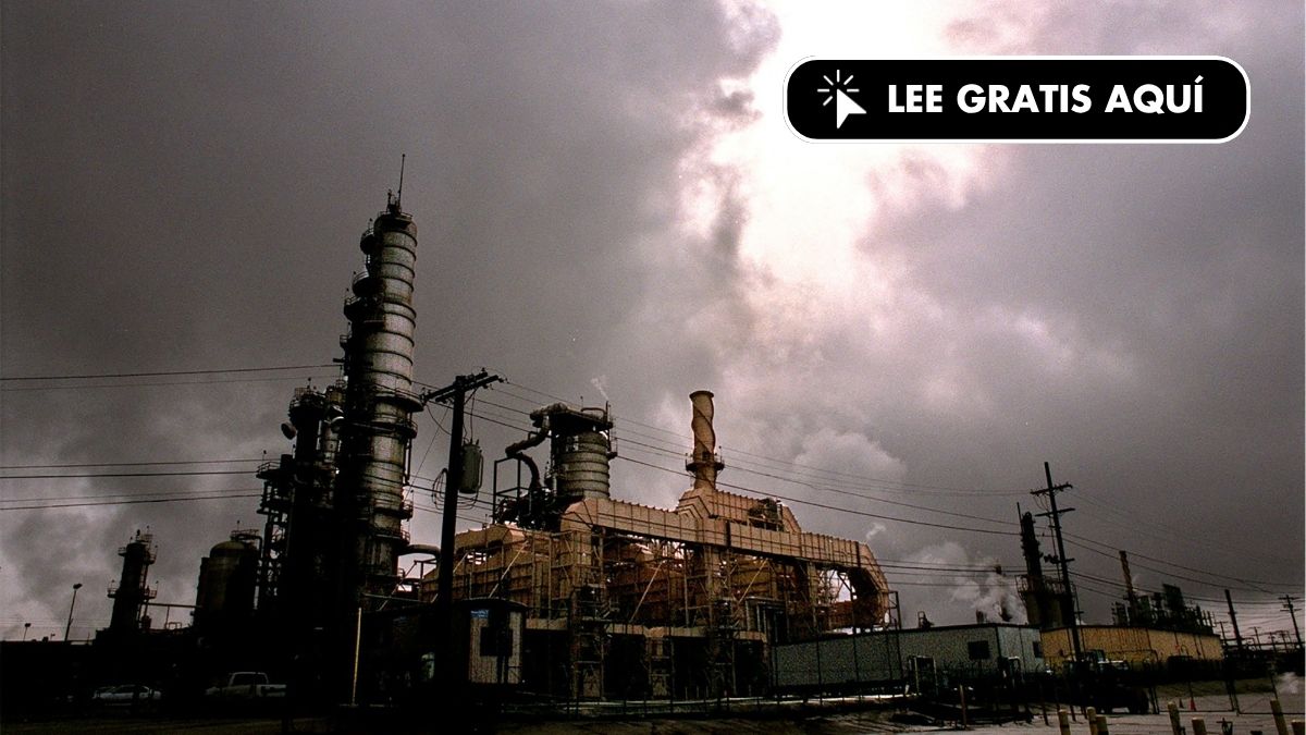 Registrado un incendio de gran magnitud en una refinería de Chevron en ...