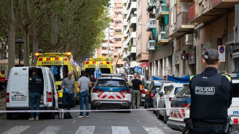 Un agente de los Mossos muere tiroteado en plena calle en Lérida