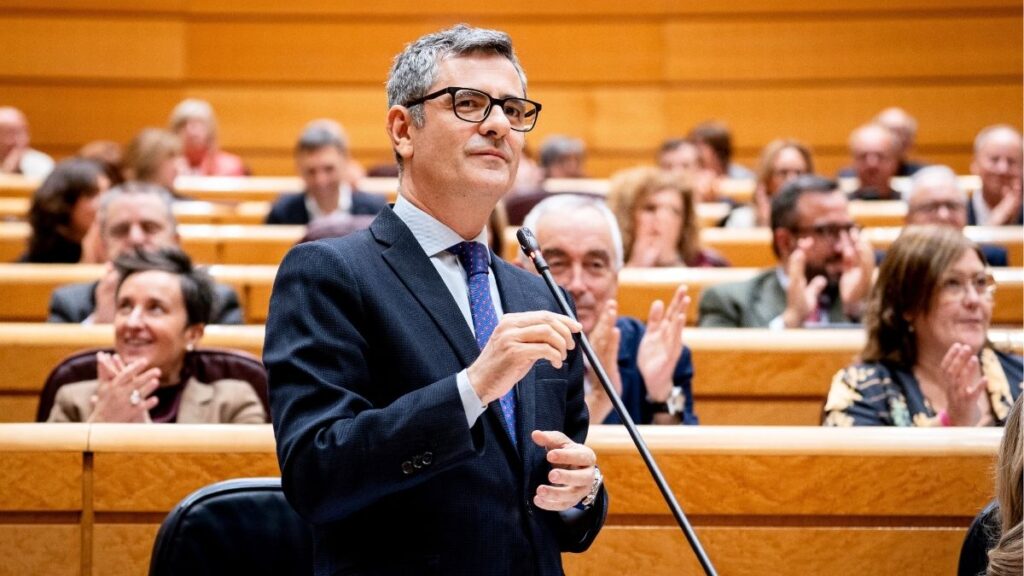 Bolaños admite ante Junts que la democracia española puede ser «mejorable»