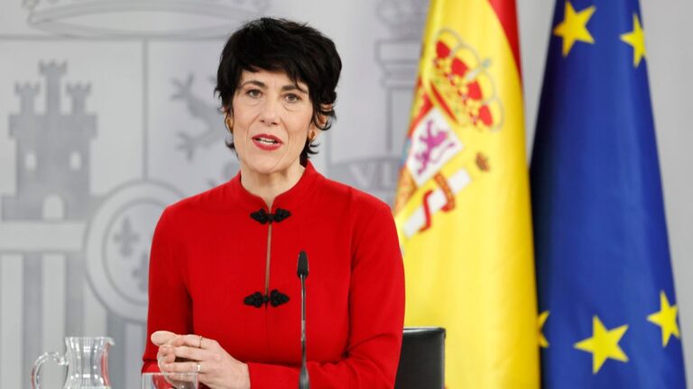 El Gobierno amplía la prohibición de desahucios a vulnerables y el bono ...
