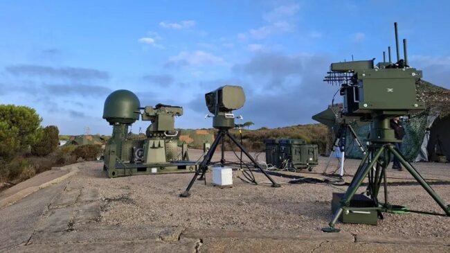 El Ejército español ya opera en la frontera con Rusia el escudo ...