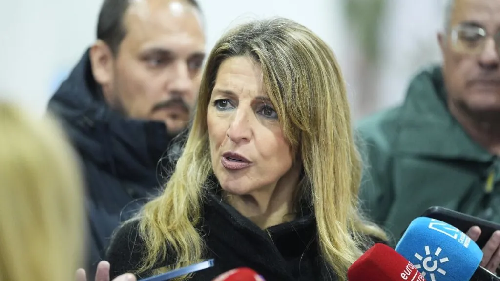 Yolanda Díaz teme una pinza de Pedro Sánchez con Podemos para apartarla