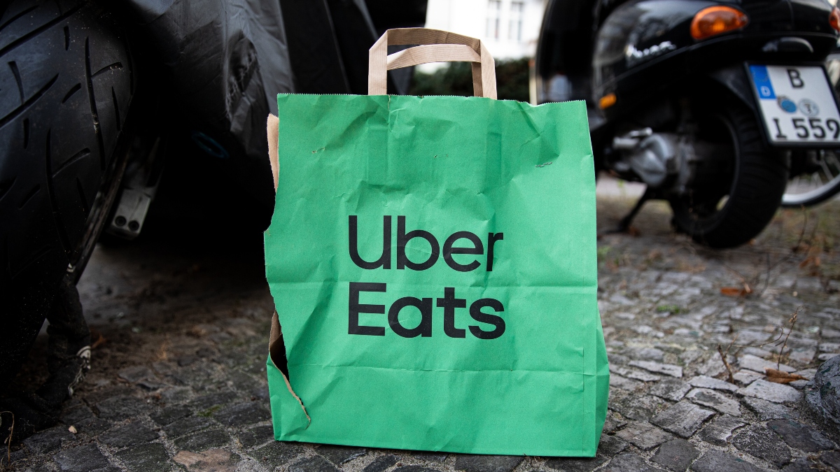 Uber Eats anuncia que dejará de colaborar con trabajadores autónomos