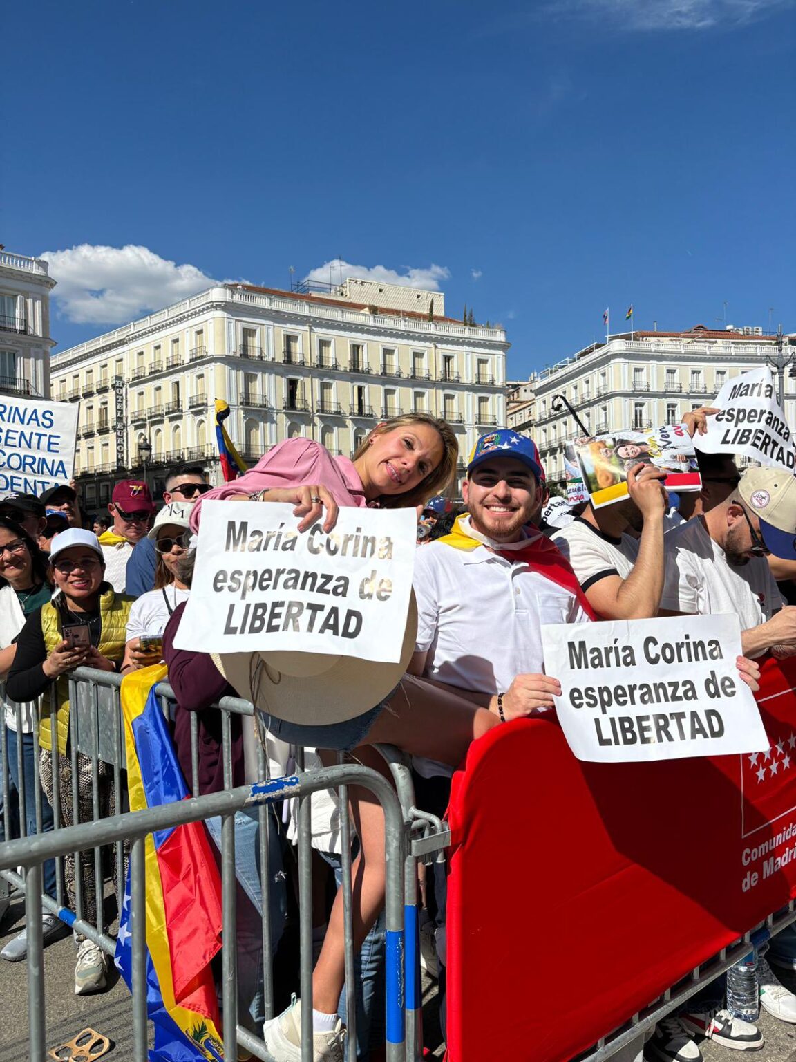 En directo | Miles de venezolanos aclaman a María Corina Machado en Sol