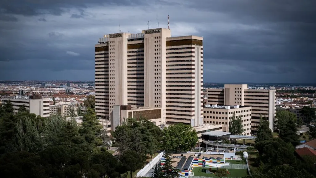 Los 13 cruceristas españoles vuelven a dar negativo por hantavirus en ...