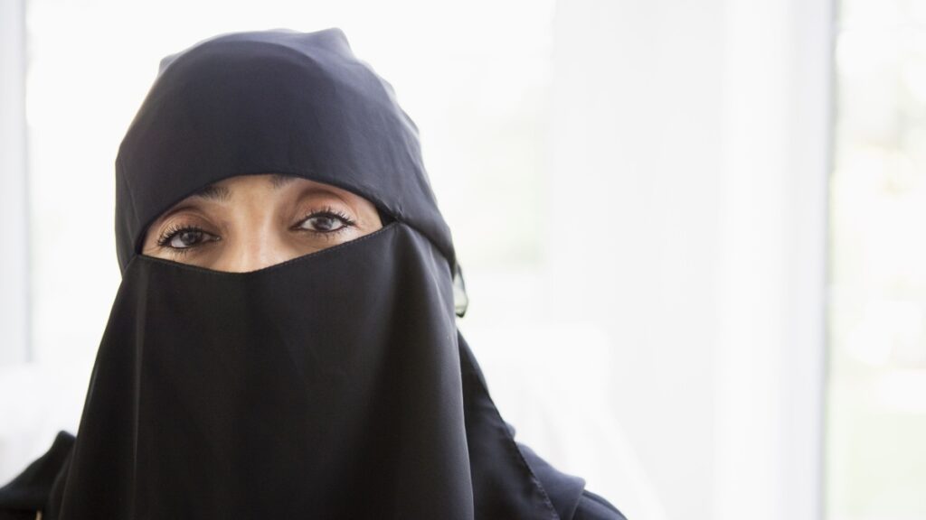 El Congreso debatirá sobre el uso del burka o niqab en espacios públicos