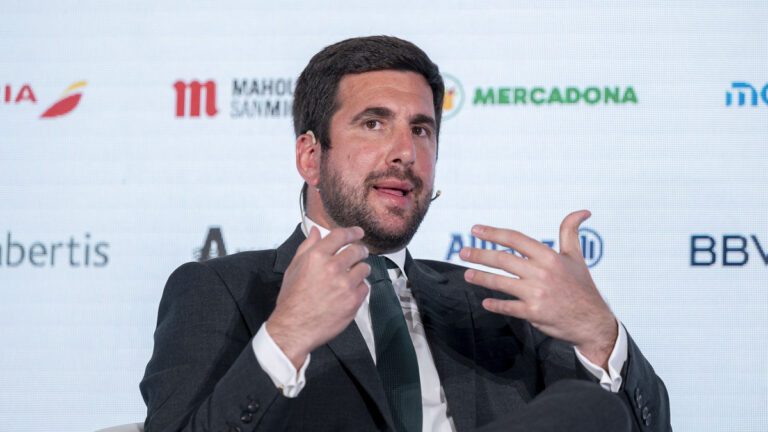 La andorrana Andbank da el aval a Riquelme para presentarse a las ...