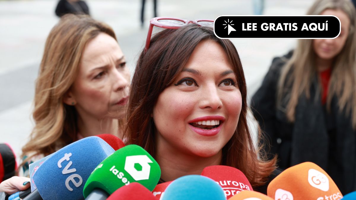 Las lujosas vacaciones de Elisa Mouliáa en Abu Dabi: una piscina y un ...