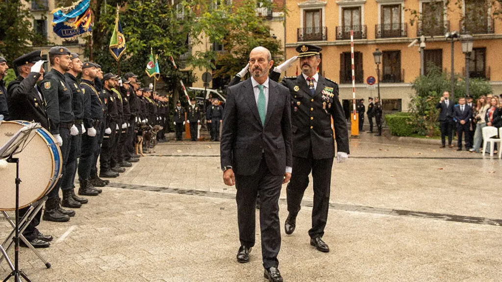 El comisario del Senado acudirá a los tribunales para anular su ...